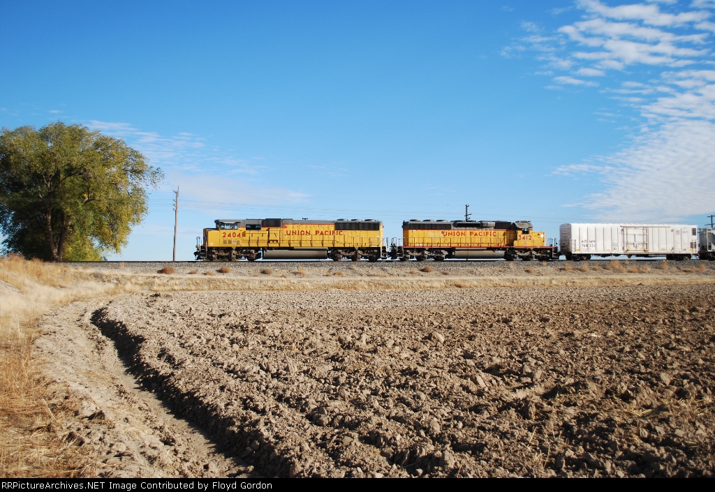UP 3412 and UP 2404 Arrive with UP Local 41